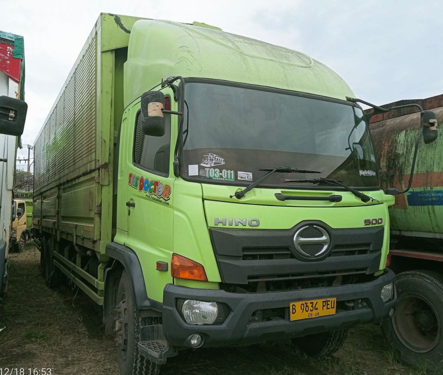 ada 3 Hino tronton 6x2 FL235JW Wingbox 2018 isuzu giga mitsubishi fuso ...