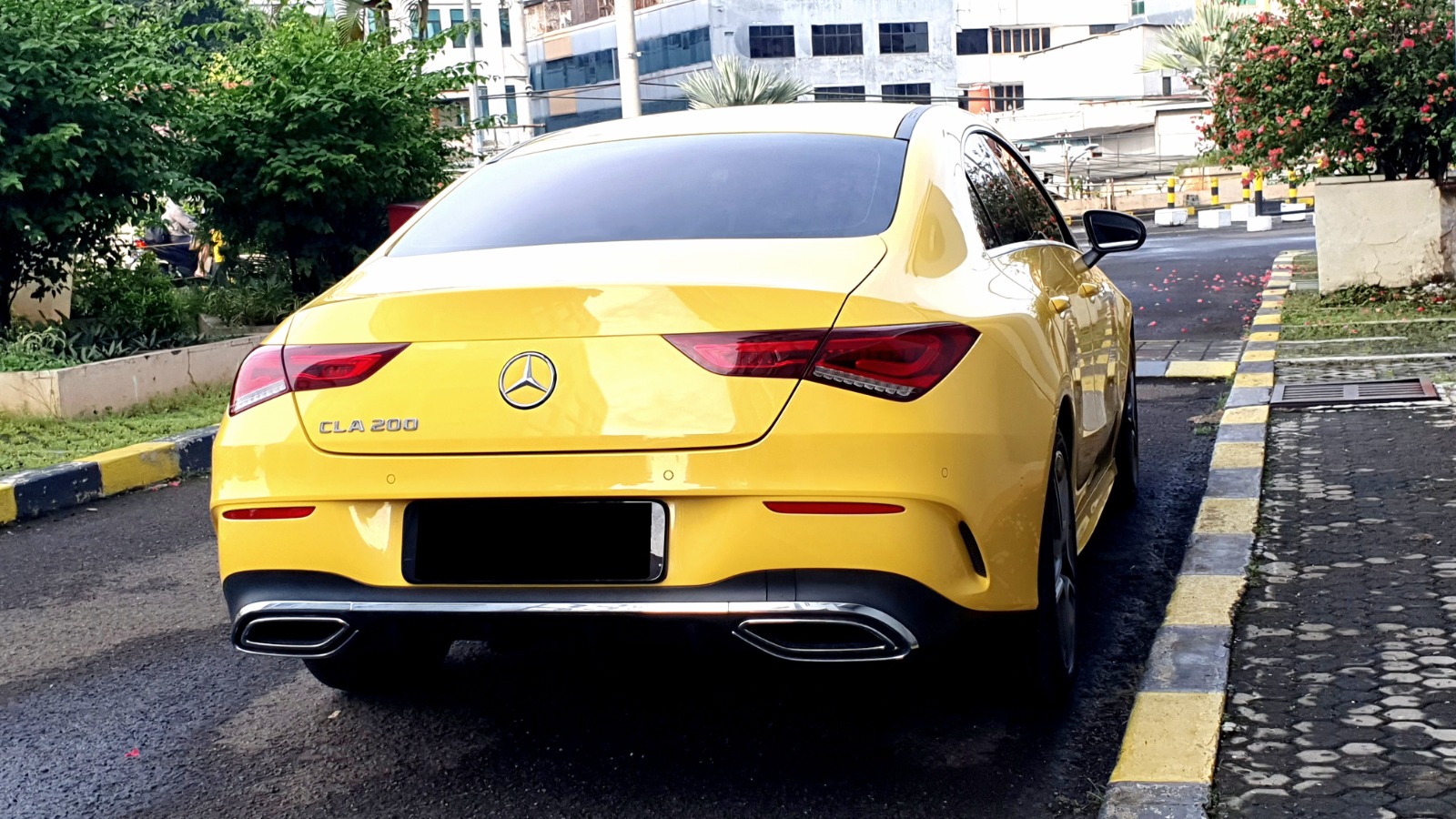 Mercedes-Benz CLA 200 AMG Line 2022 kuning km 8 ribuan 4837309