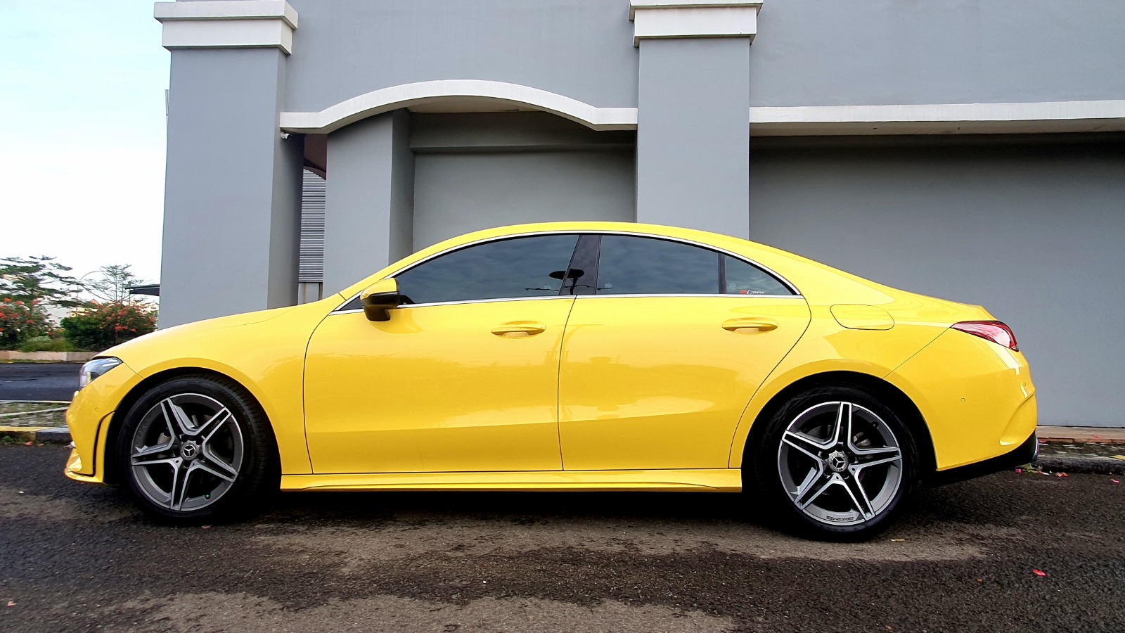 Mercedes-Benz CLA 200 AMG Line 2022 kuning km 8 ribuan 4837309
