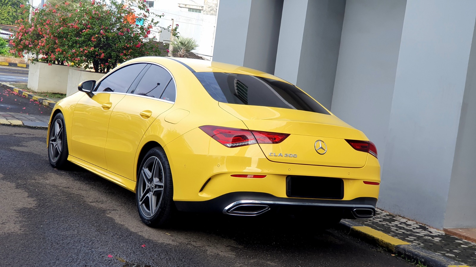 Mercedes-Benz CLA 200 AMG Line 2022 kuning km 8 ribuan 4837309