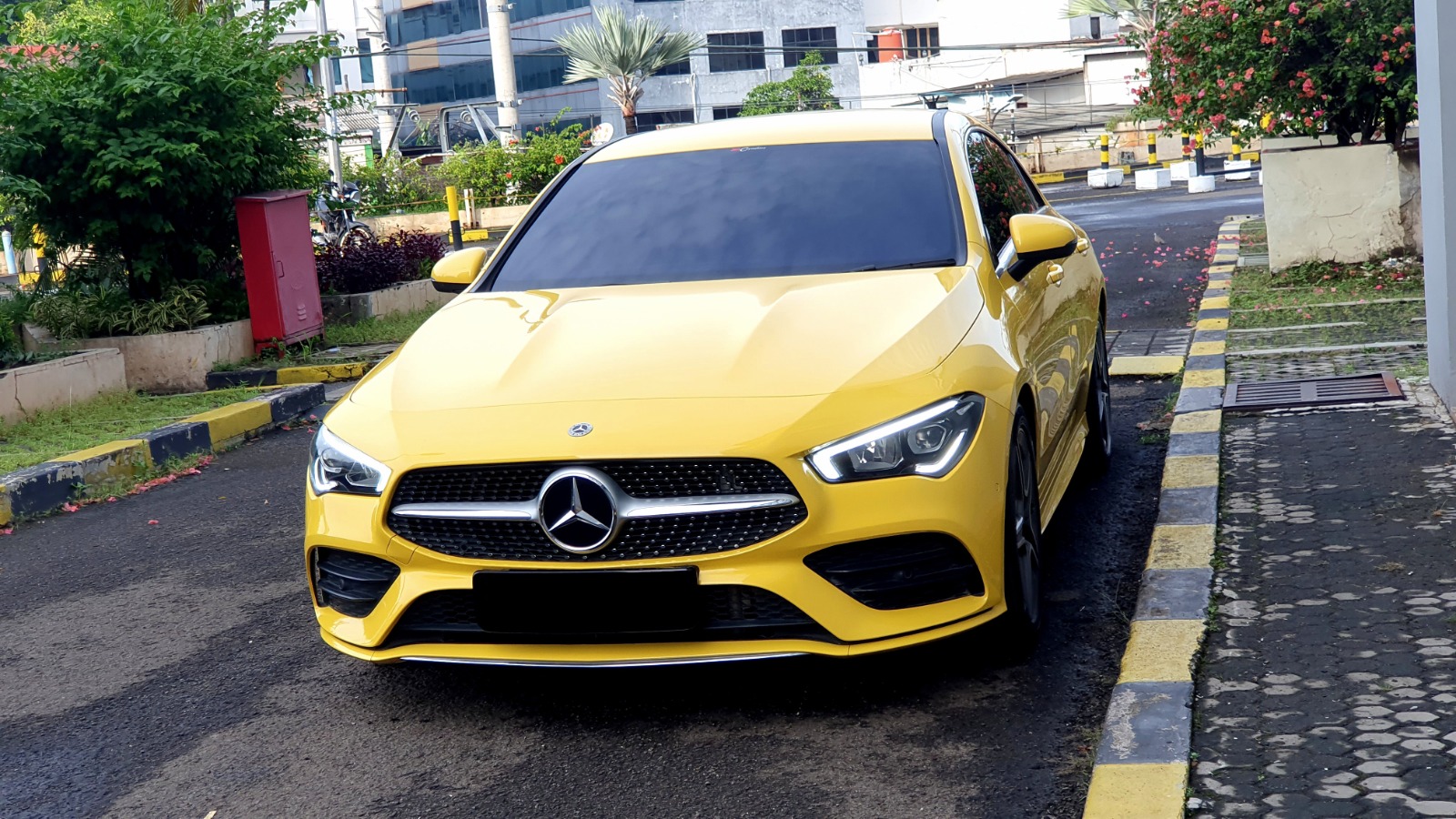 Mercedes-Benz CLA 200 AMG Line 2022 kuning km 8 ribuan 4837309