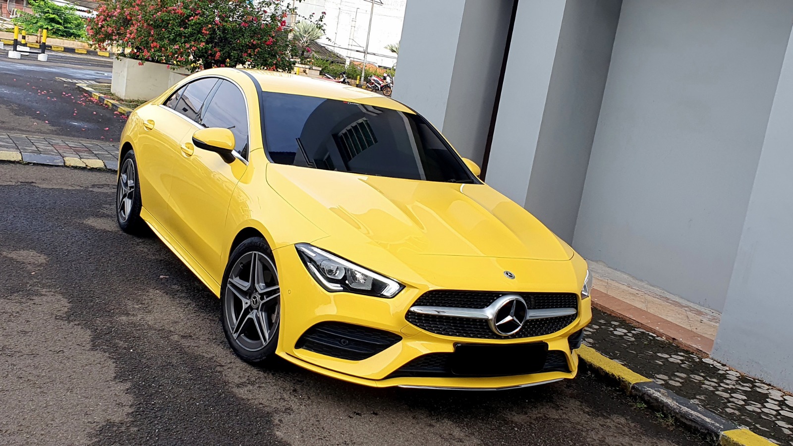 Mercedes-Benz CLA 200 AMG Line 2022 kuning km 8 ribuan 4837309