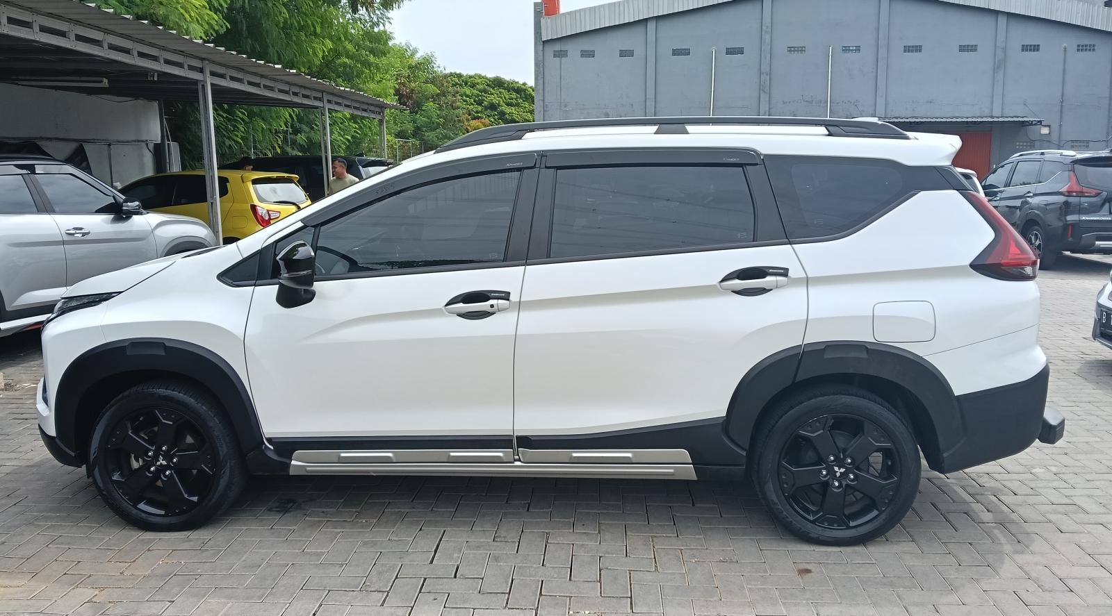 JUAL Mitsubishi Xpander Cross Rockford Fosgate Black Edition 2021 ...