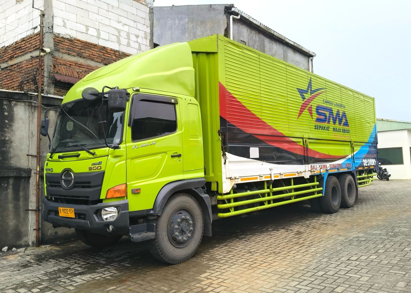 reg 2024 banbaruMURAH Hino Tronton 6x2 FL 280 JW wingbox 2023 wing box ...