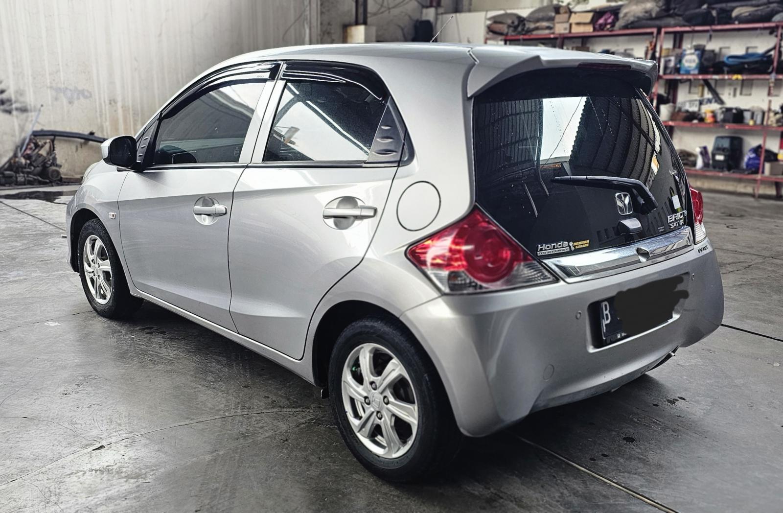 Honda Brio E AT Matic 2017 Silver Km 78rban Tangan 1 Good Condition 4868084