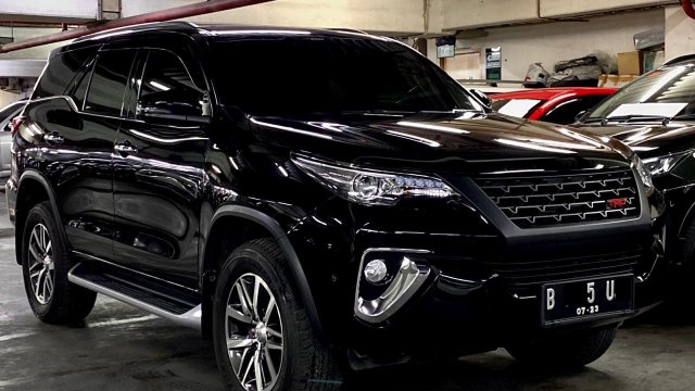 Jual mobil Toyota Fortuner 2018 bekas, baru, harga murah, kilometer rendah