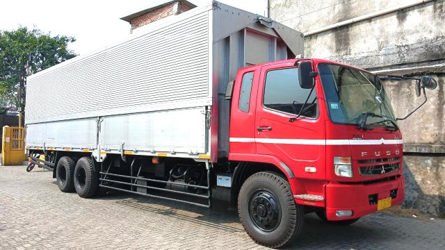 MULUSbanbaruMURAH Mitsubishi Fuso tronton 6x2 HD wingbox 2020 wing box ...