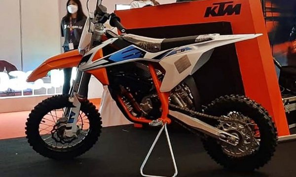 IIMS 2021: Husqvarna EE 5 dan KTM SX-E 5, Motor Trail Mini ...